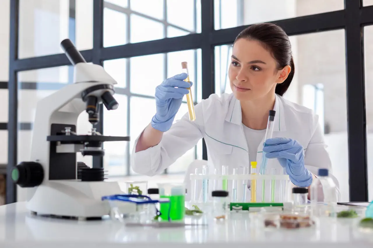 Faculdade de Biomedicina: Duração do Curso, Valor da Mensalidade e Onde ...